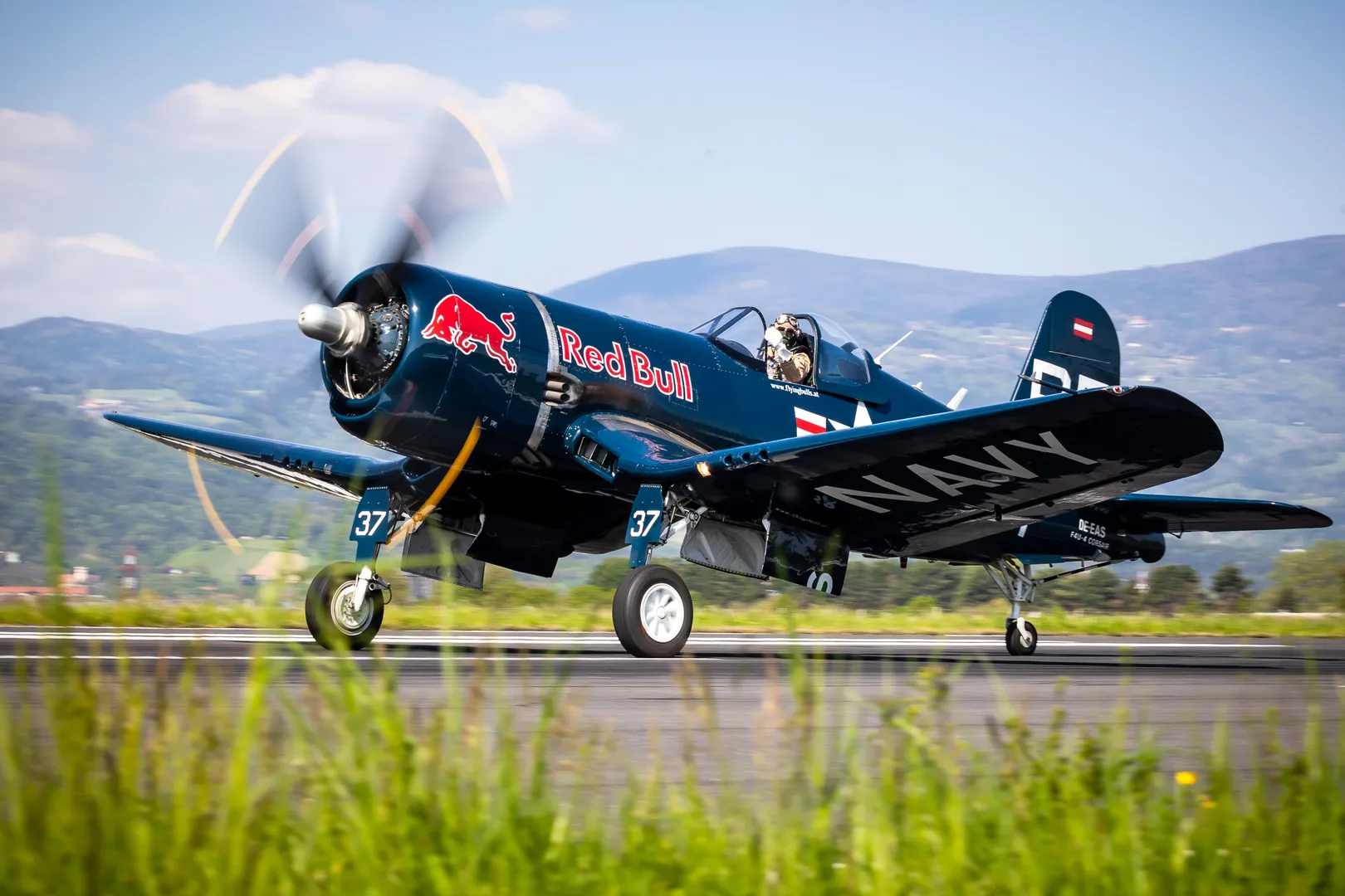 Chance Vought F4U-4 "Corsair"